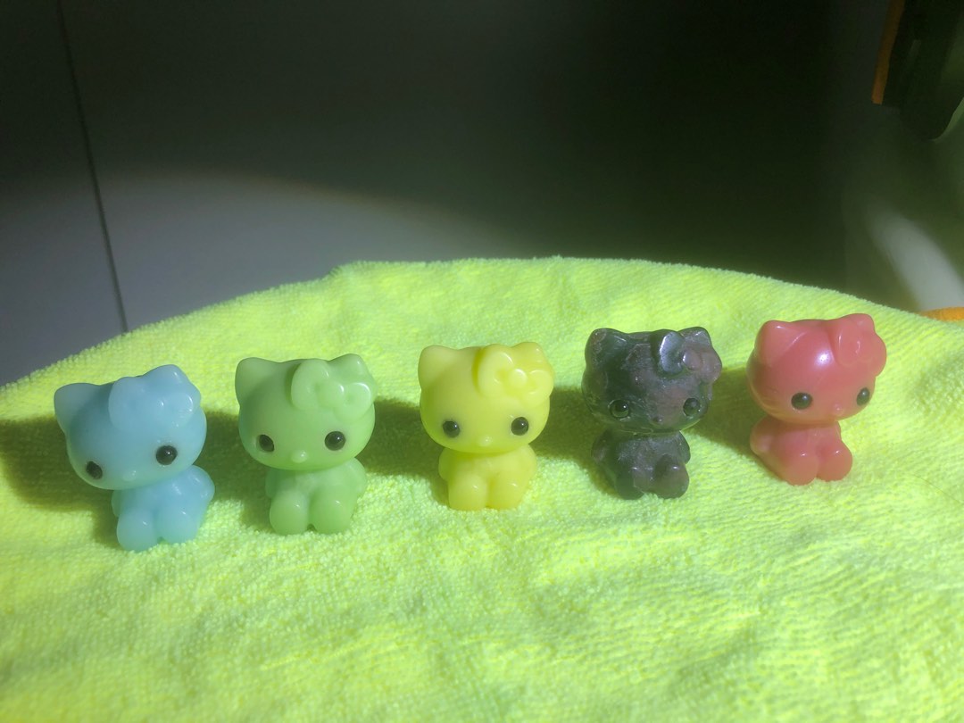 Hello Kitty fingurines, Hobbies & Toys, Memorabilia & Collectibles ...