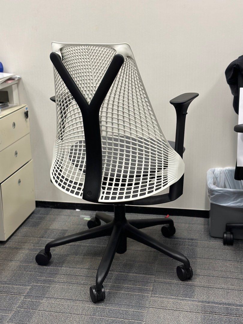 Herman Miller Saul Ergonomic Chair, 傢俬＆家居, 傢俬, 椅子 - Carousell