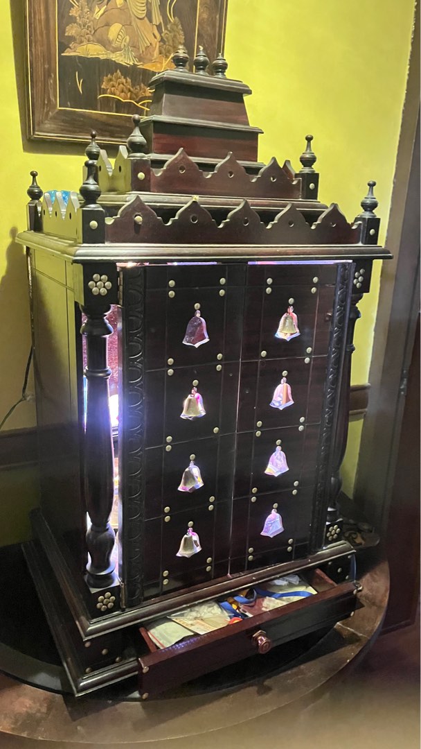 Hindu Altar, Hobbies & Toys, Memorabilia & Collectibles, Religious ...