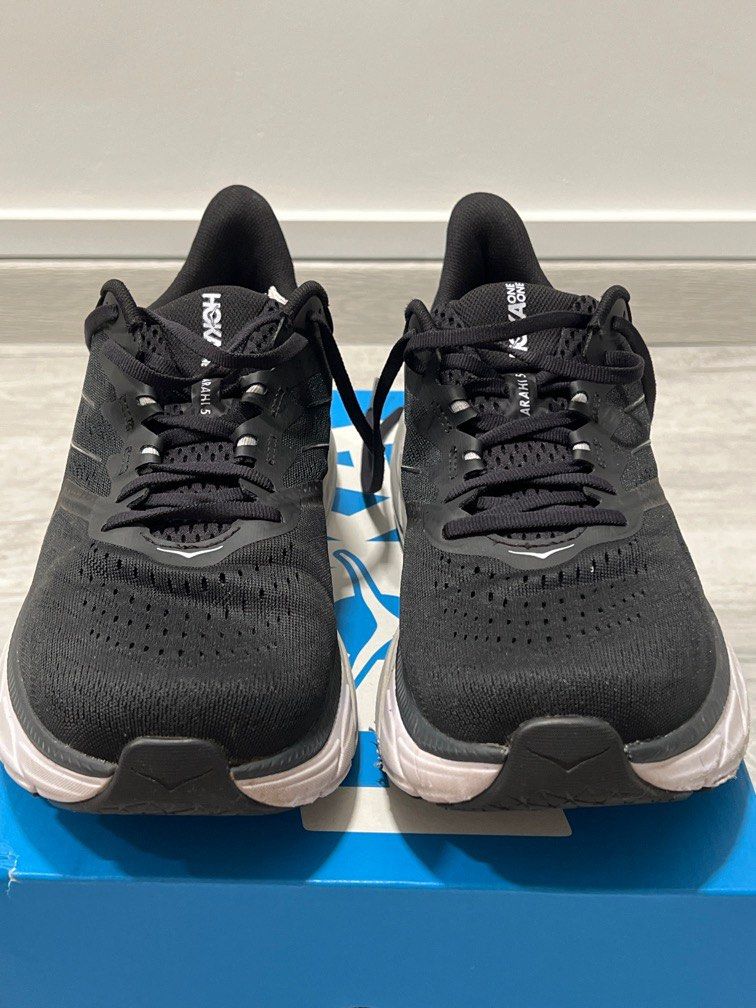 Hoka Arahi 5, Men's Fashion, Footwear, Sneakers on Carousell