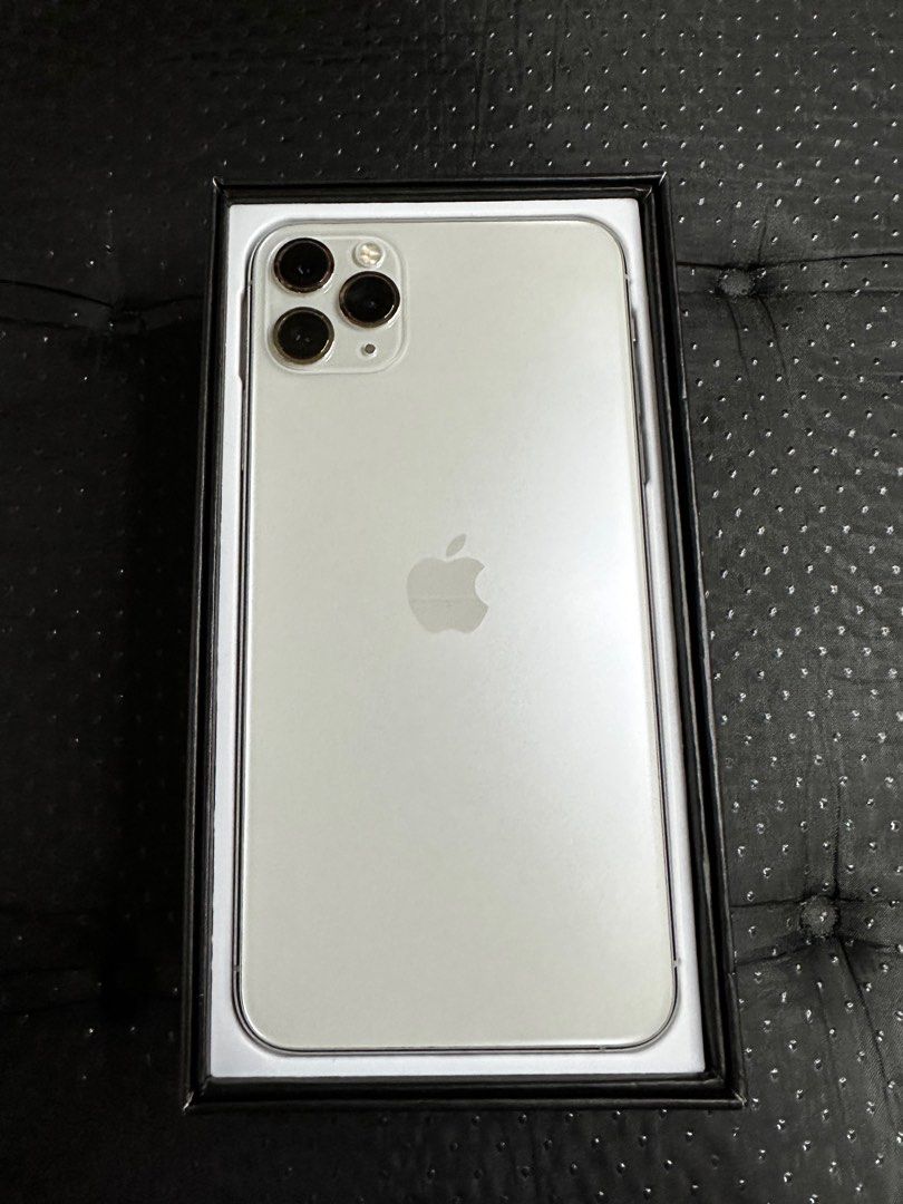 RUSH!! Iphone 11 Pro Max (Silver) 256 GB RUSH!!! on Carousell