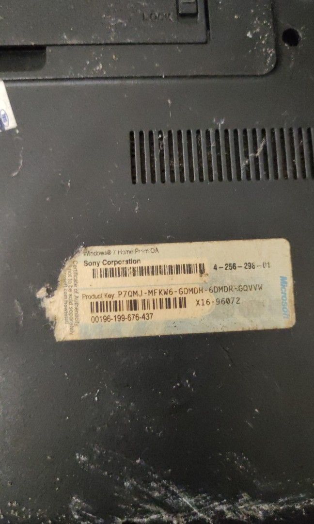 Laptop jadul, Elektronik, Komputer, Laptop di Carousell