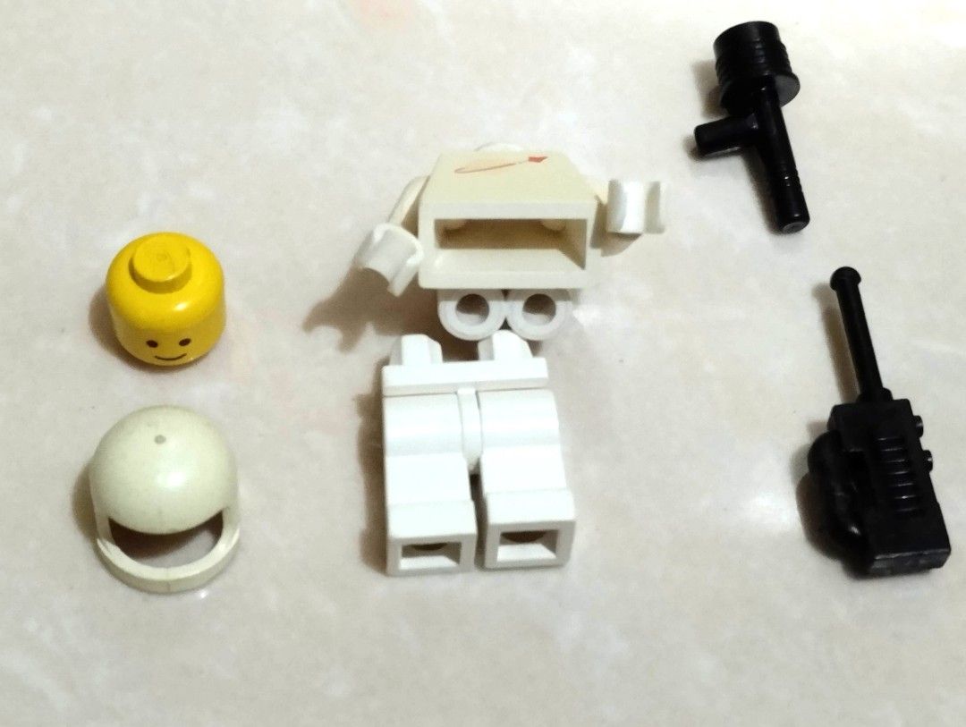LEGO 6801 Space scooter (經典太空系列1981年中古品), 興趣及遊戲, 玩具 & 遊戲類 - Carousell