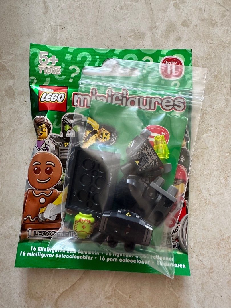LEGO Minifigures 71002 series 11 evil mech, 興趣及遊戲, 玩具 & 遊戲類 - Carousell