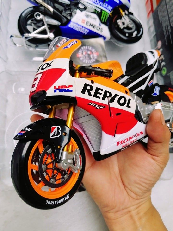 Maisto Motorcycle Set 1 :10 Scale, Hobbies & Toys, Toys & Games on ...