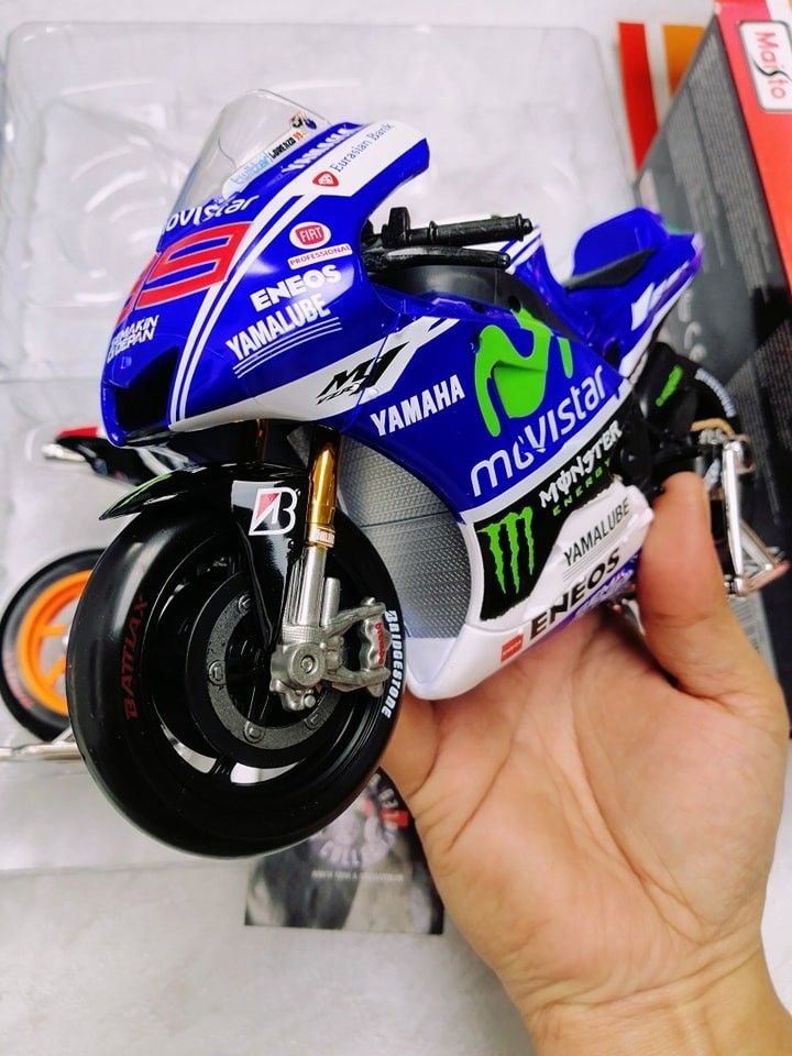 Maisto Motorcycle Set 1 :10 Scale, Hobbies & Toys, Toys & Games on ...