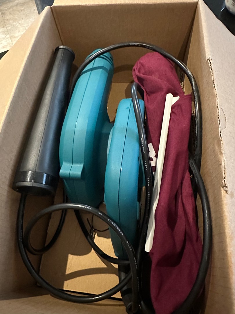 Makita Leave Blower, Furniture & Home Living, Home Improvement ...