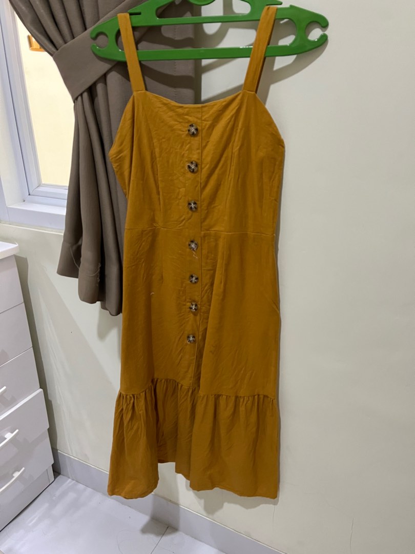 Mididress warna kuning, Fesyen Wanita, Pakaian Wanita, Gaun & Rok di ...