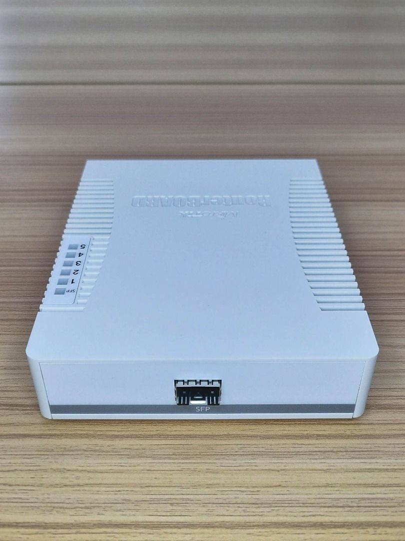 Mikrotik RB260GSP (CSS106-1G-4P-1S) 5x Gigabit PoE out Ethernet Smart ...