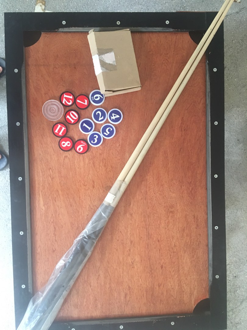 Mini Pool Table/Pitsa + cue sticks on Carousell