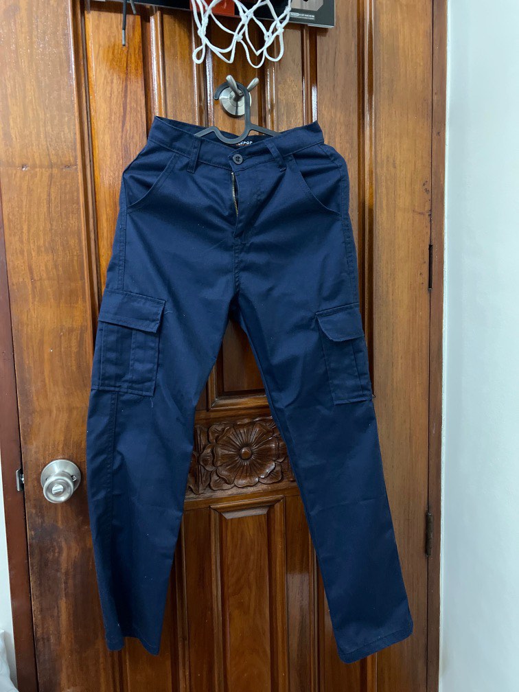 navy blue cargo pants, Women's Fashion, Bottoms, Jeans on Carousell