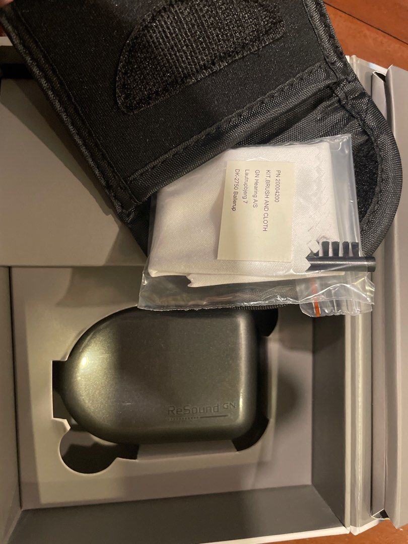 ReSound hearing aids with box, extra battery, pouch, Health & Nutrition ...