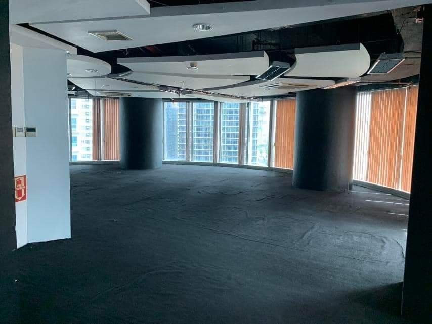 Robinsons Equitable Tower Office Space on Carousell