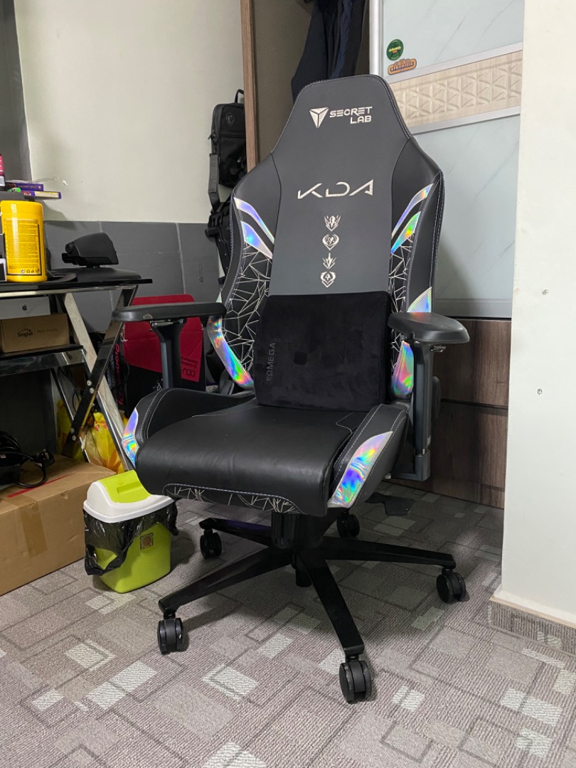 Secret Lab KDA Black, Furniture & Home Living, Furniture, Chairs on ...