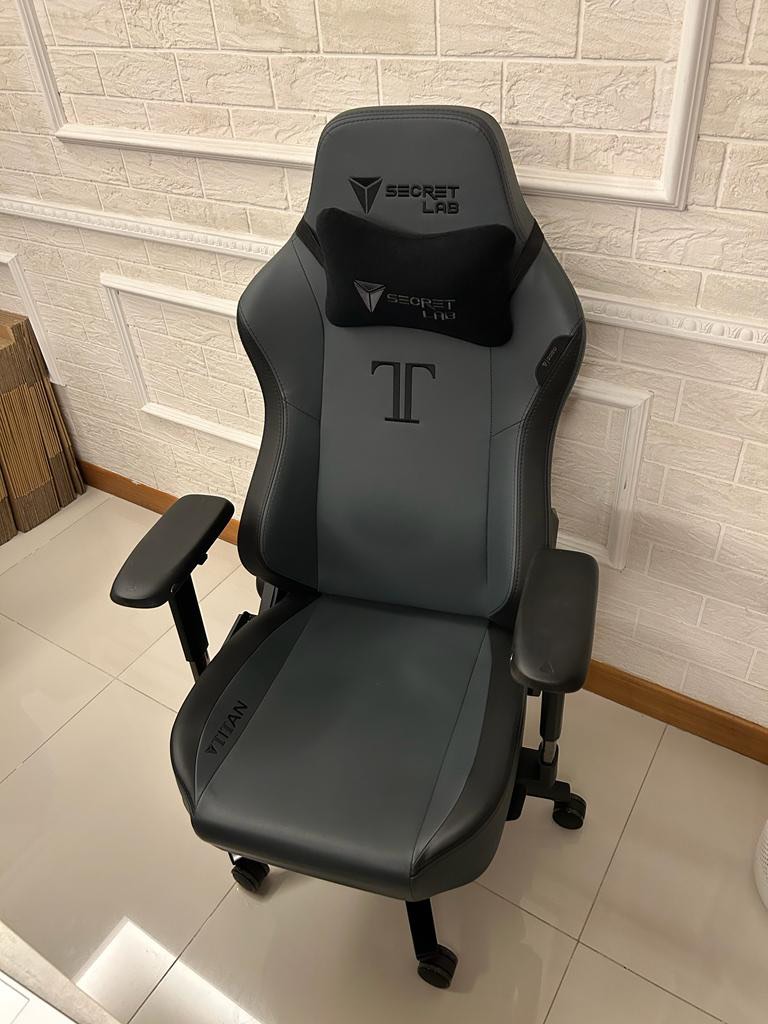 [Under Warranty] Secret Lab Titan Gaming Chair with Tag & Memory Foam ...