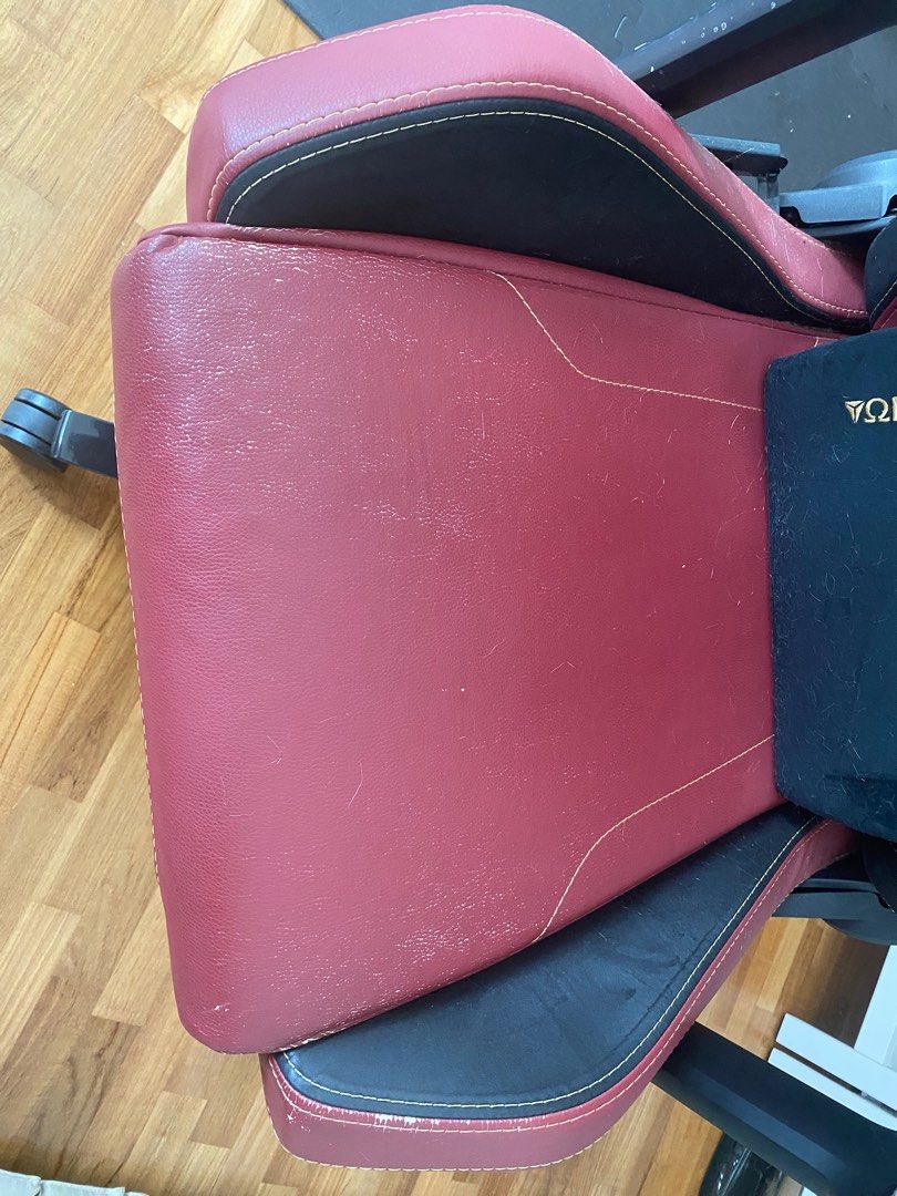 Secretlab chair titan evo(GOT House Lannister), Furniture & Home Living ...