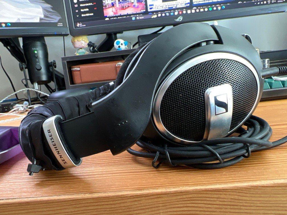 Sennheiser HD599 SE, Audio, Headphones & Headsets on Carousell