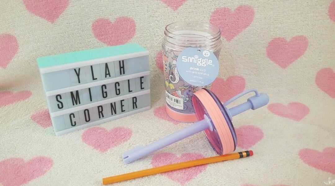 Smiggle drinking cup w/ anti spill plug on Carousell