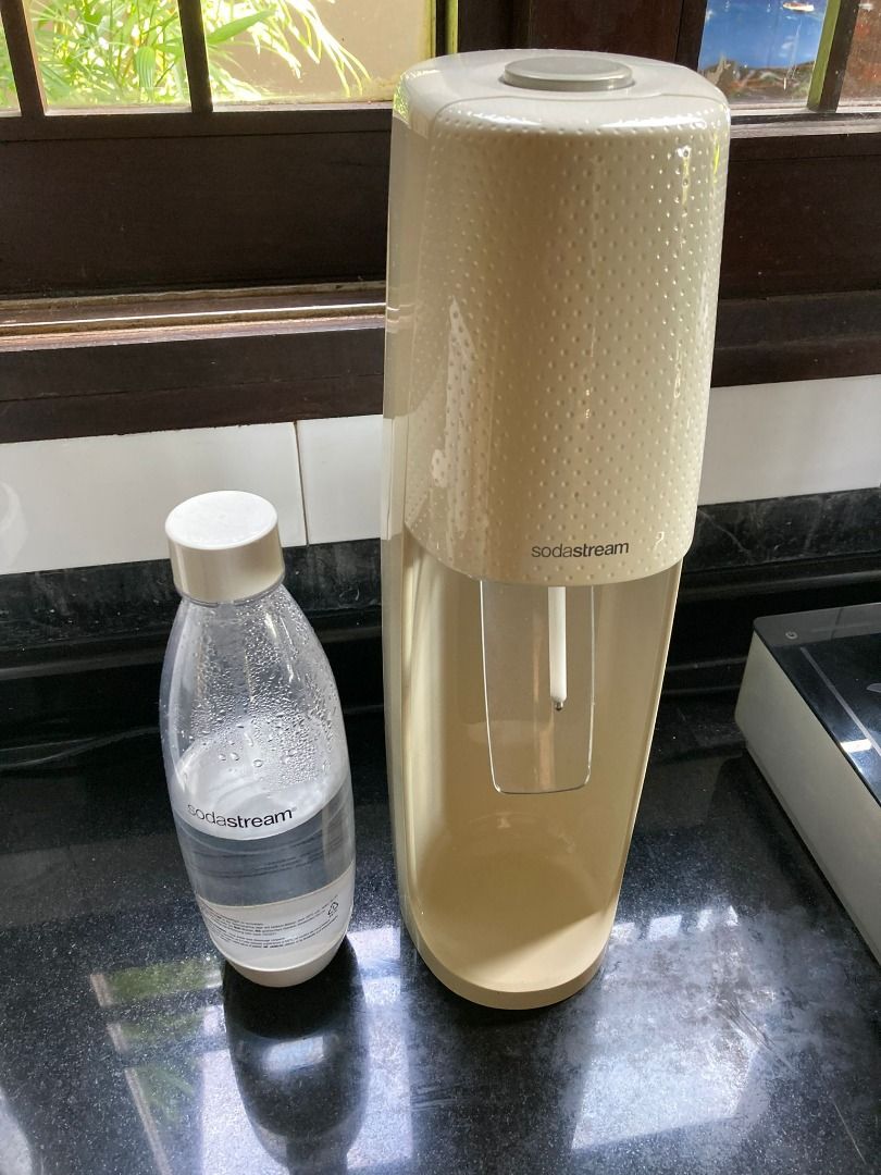 Sodastream, with new CO2 canister, TV & Home Appliances, Kitchen ...