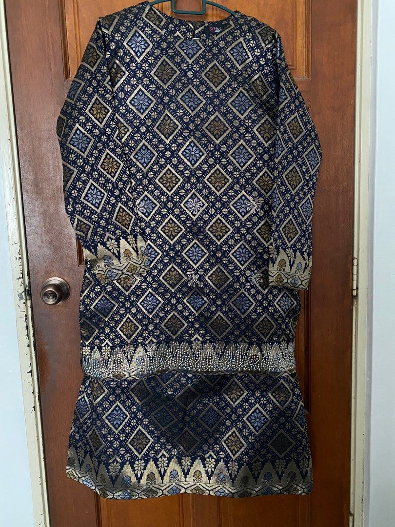 Songket modern, Women's Fashion, Muslimah Fashion, Baju Kurung & sets ...