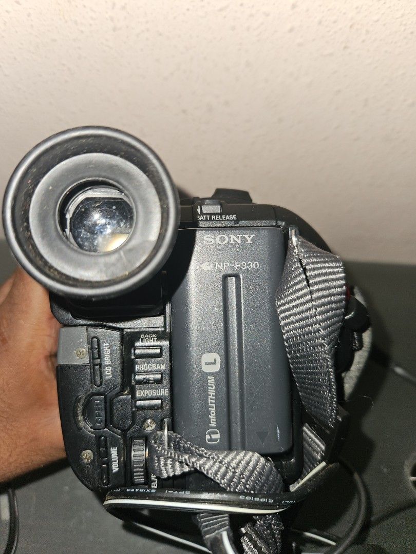 Sony CCD - TRV16 - Handycam, Photography, Cameras on Carousell