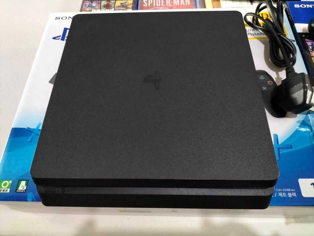 SONY PS4 1 TB COMPLETE SET WITH PLAYSTATION CAMERA 5 GAME CDs, Video ...