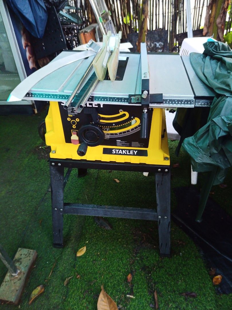 Stanley Table Saw, Furniture & Home Living, Home Improvement ...