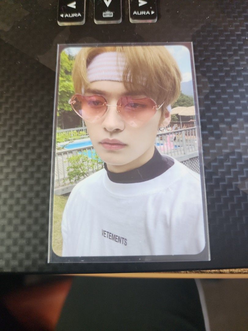 Stray kids lee know double sided pc no easy album, Hobbies & Toys ...