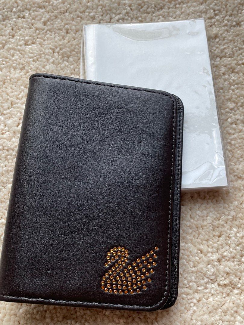 Swarovski notebook/passport 套, 名牌, 手袋及銀包 - Carousell