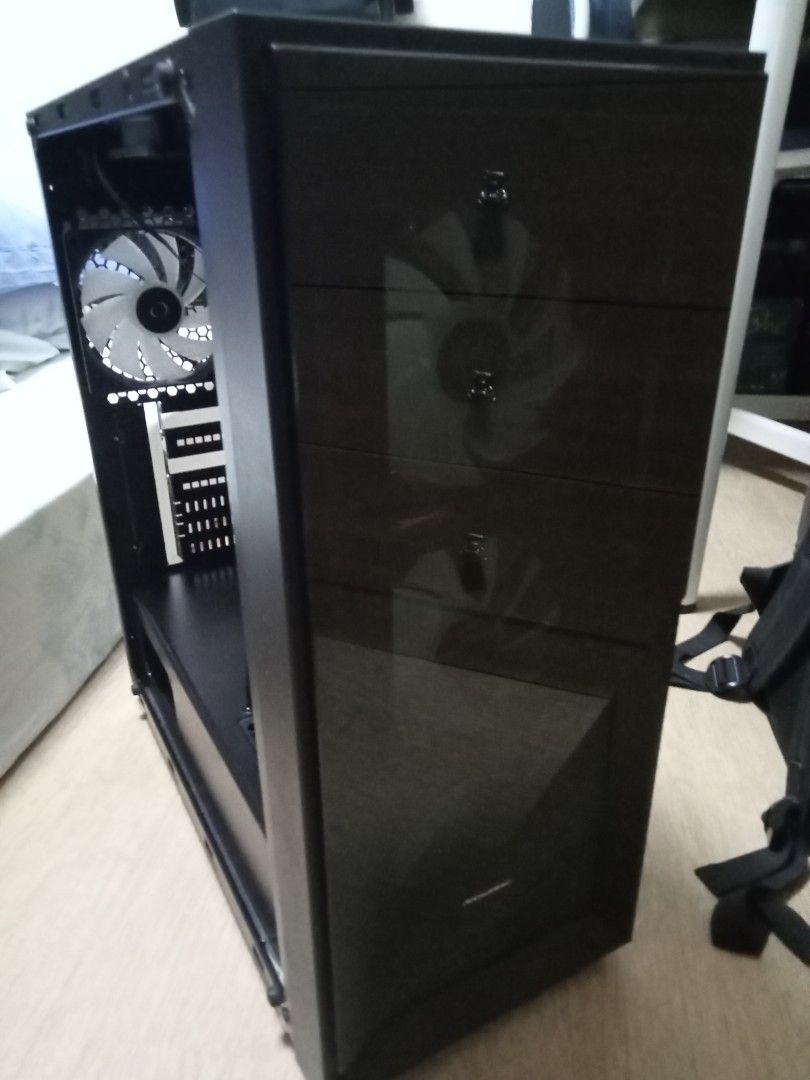 Tecware Verge casing + Gamemax GM-700, Computers & Tech, Desktops on ...