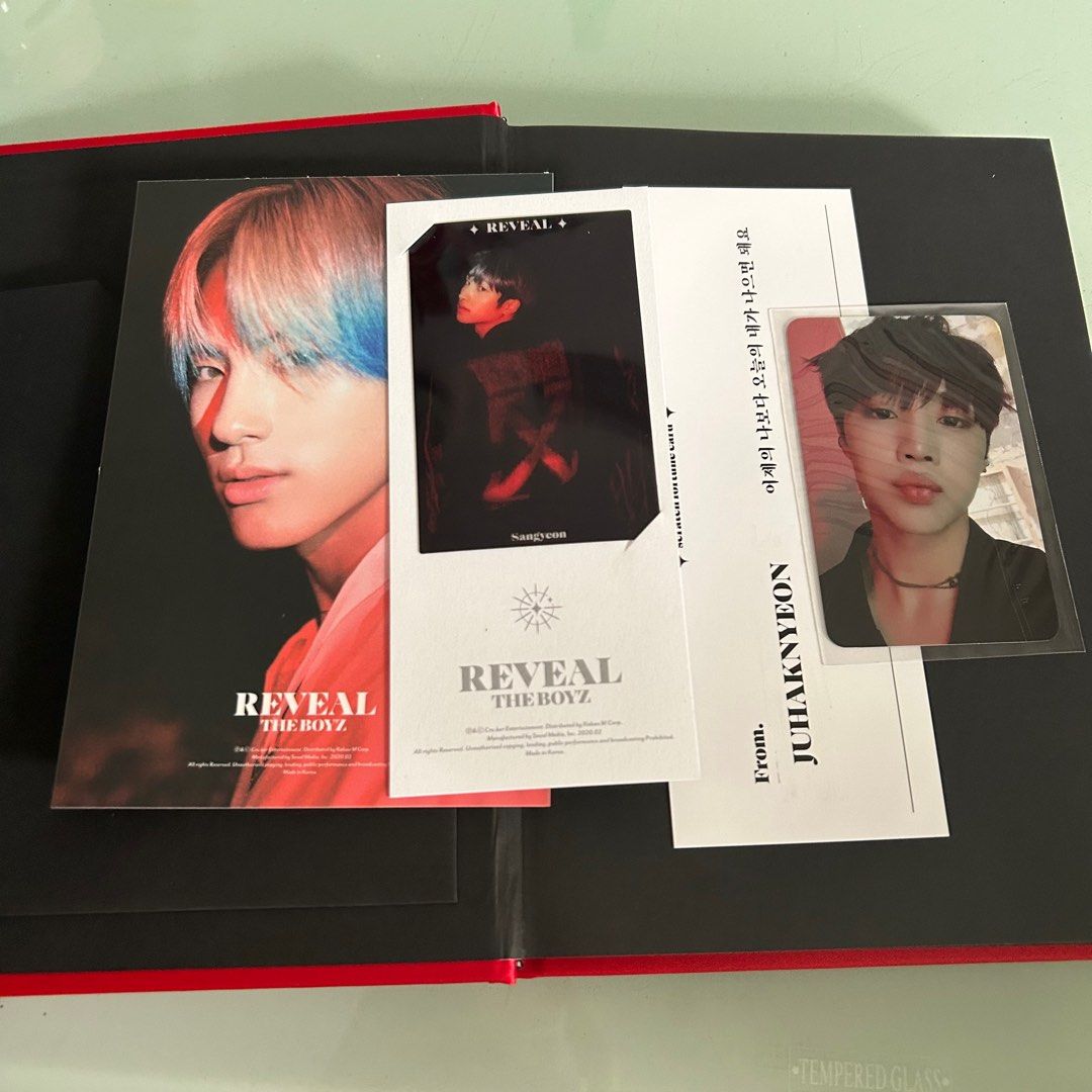 THE BOYZ 1st album REVEAL 專輯, 興趣及遊戲, 收藏品及紀念品, 韓流 - Carousell