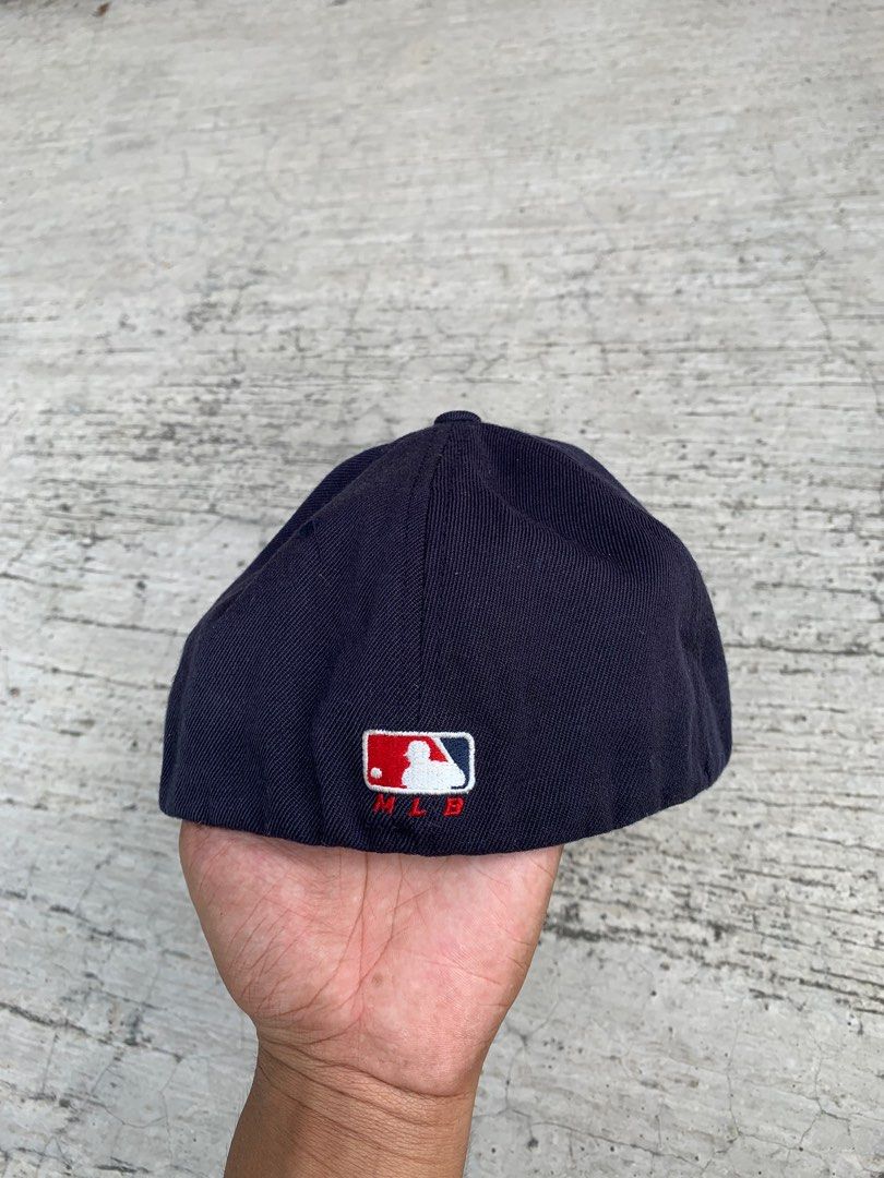 Topi MLB Indian Navy, Fesyen Pria, Aksesoris, Topi di Carousell