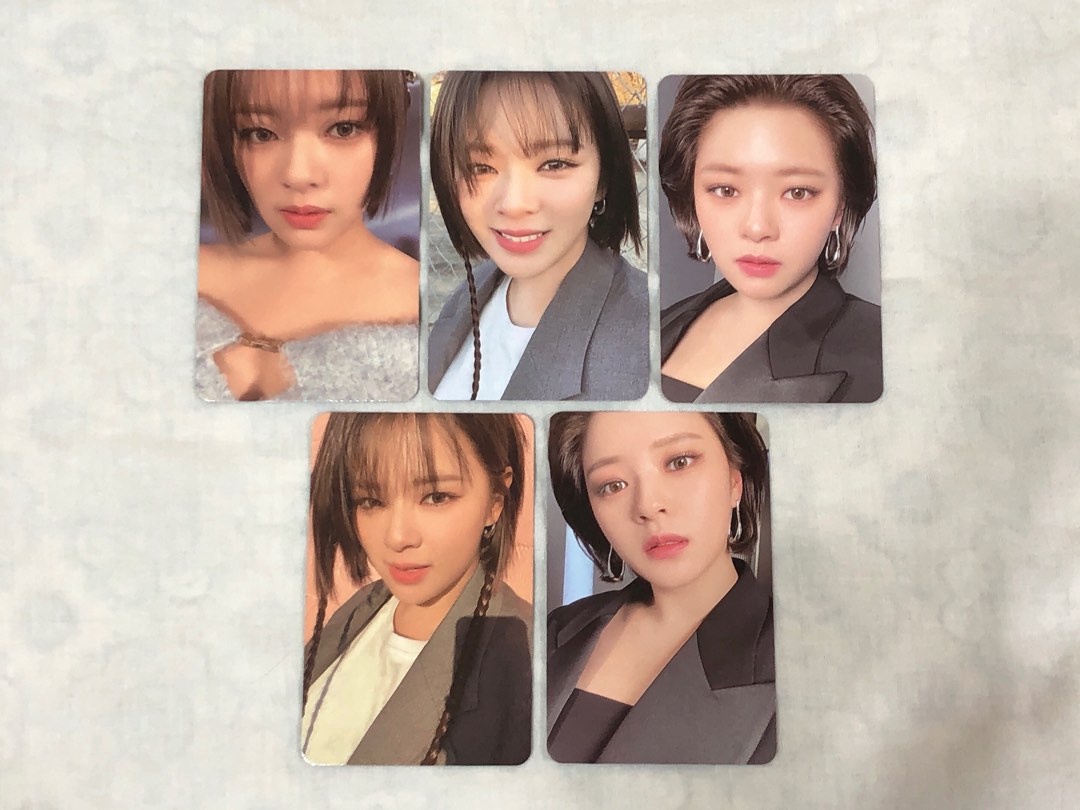 TWICE Jeongyeon Photocard, Hobbies & Toys, Collectibles & Memorabilia ...