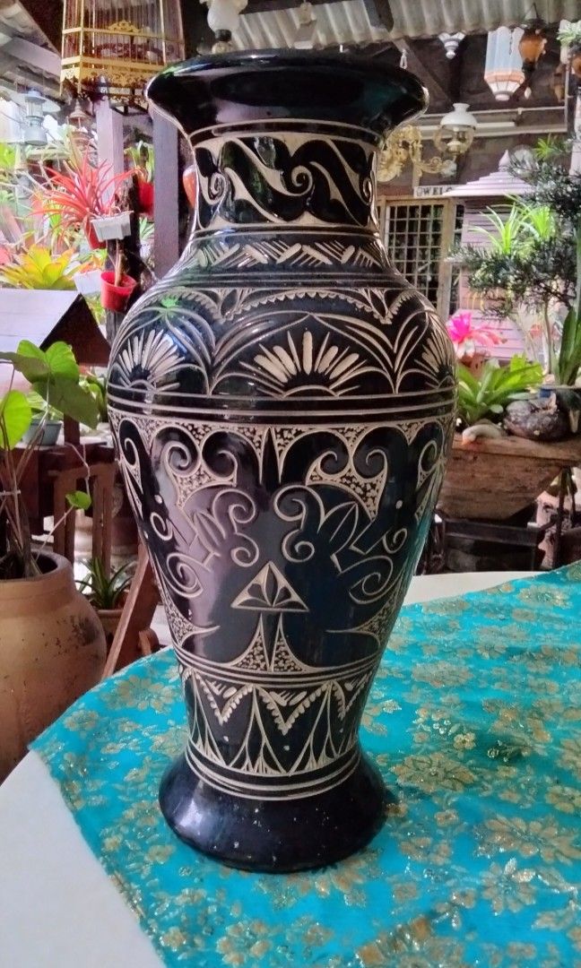 Vase/pasu porcelain V77, Hobbies & Toys, Collectibles & Memorabilia ...