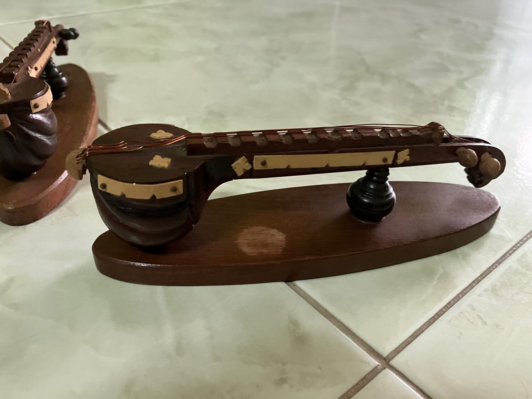 Veenai 2 piece display set, Hobbies & Toys, Memorabilia & Collectibles ...