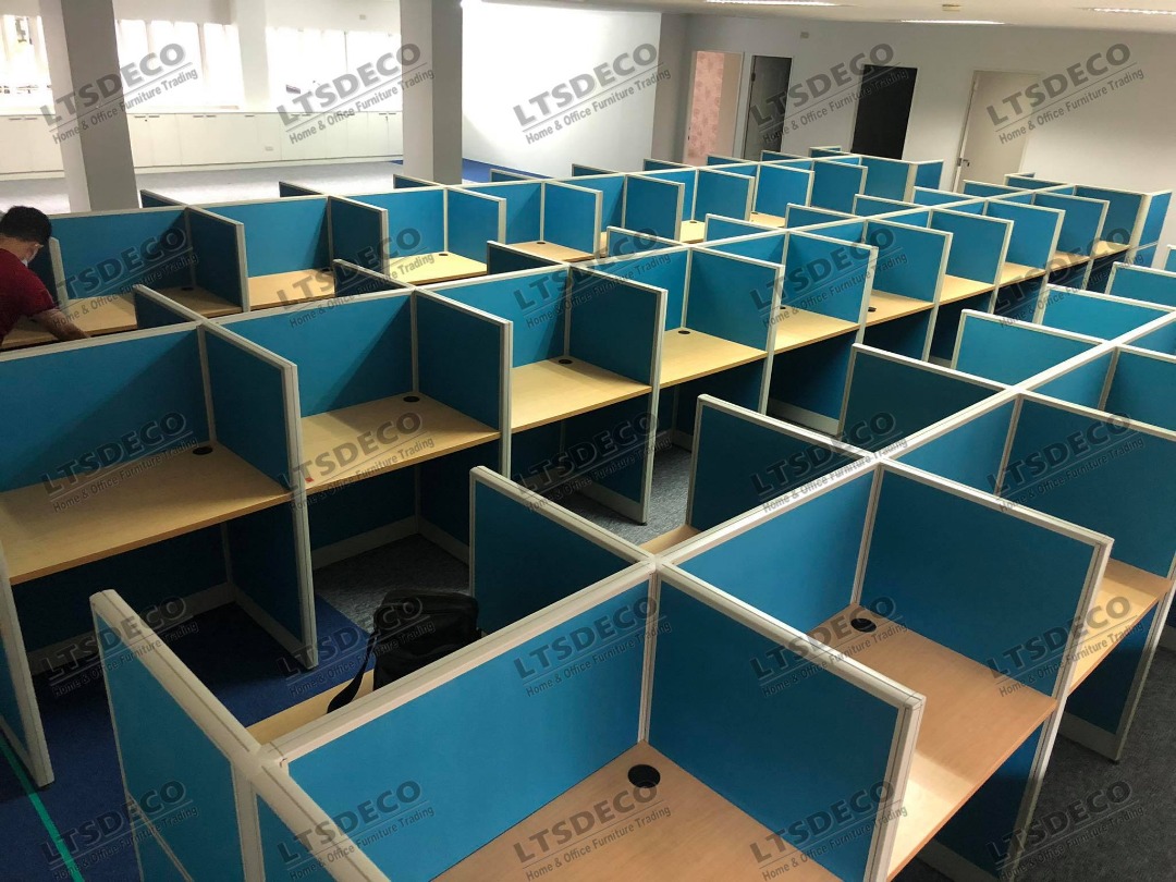 WORKSTATION CUBICLE TABLES OFFICE PARTITION on Carousell