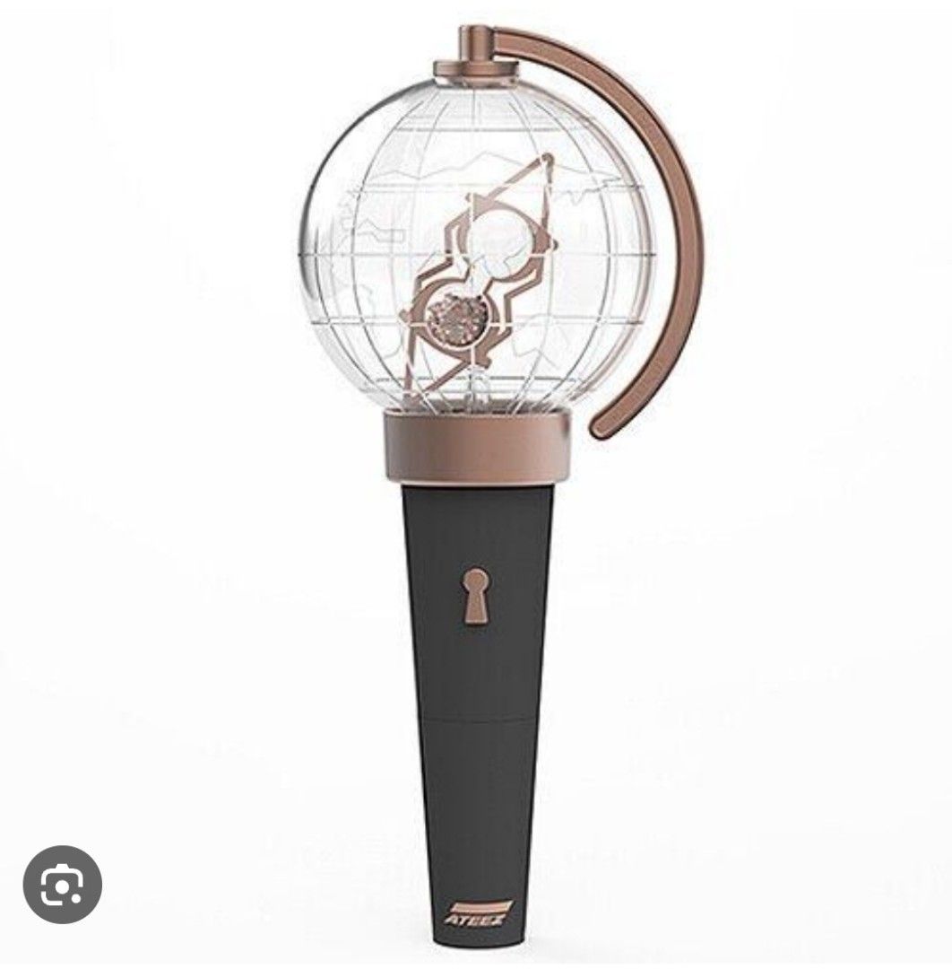 WTS ATEEZ LIGHTSTICK V1, Hobbies & Toys, Memorabilia & Collectibles, K ...