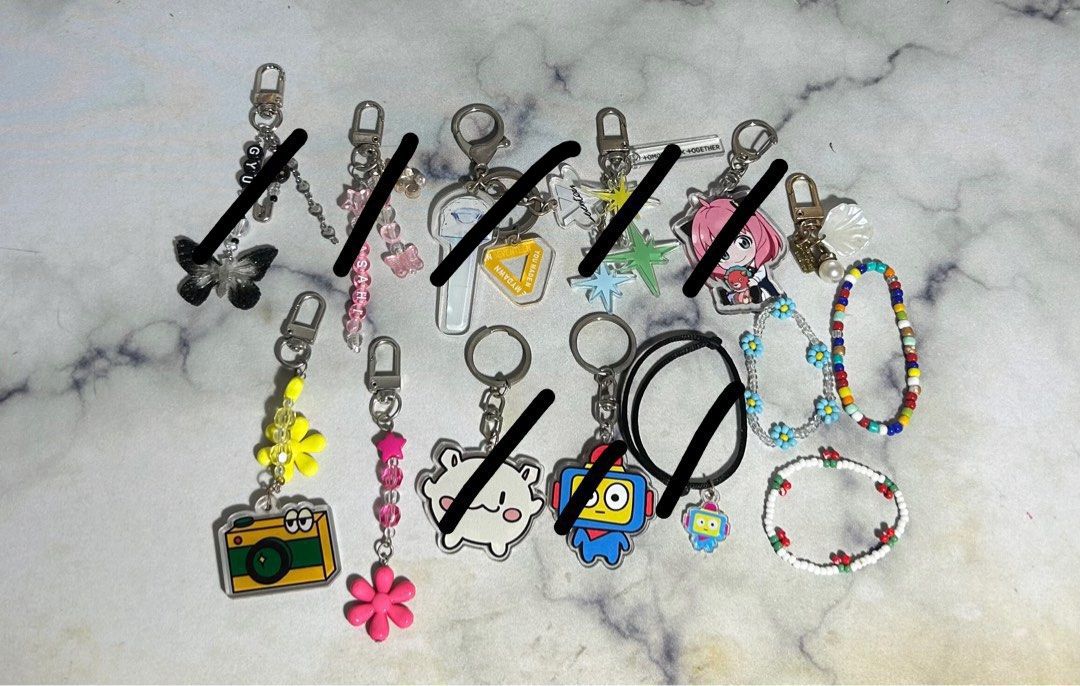 (wts/lfb) kpop acrylic keychains & bracelets + anya keychain | boys ...