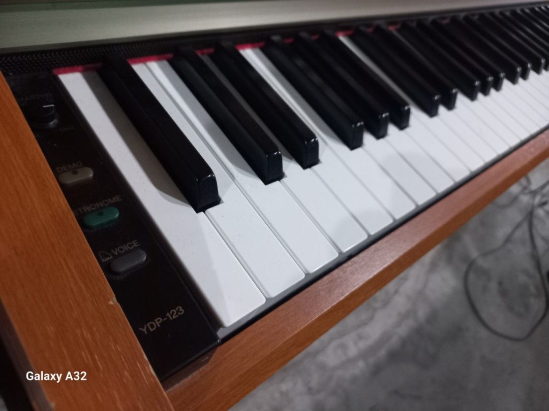 Yamaha Arius YDP-123 Weighted 88-Key Digital Piano, Hobbies & Toys, Music & Media, Musical ...