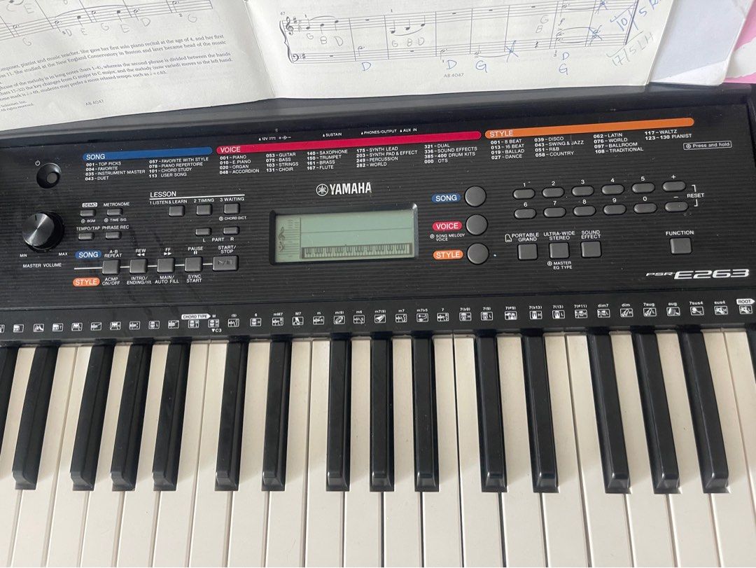 Yamaha Keyboard PSR E263, Hobbies & Toys, Music & Media, Musical ...