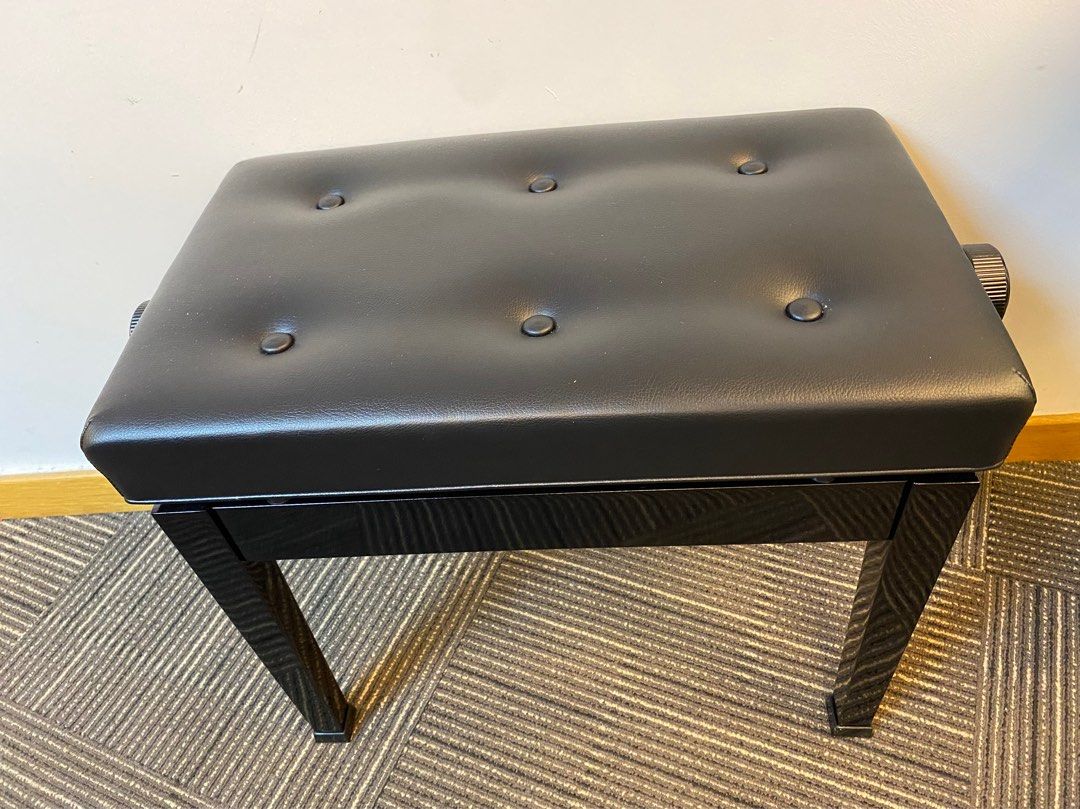Yamaha Peacock Y-30 Adjustable Piano Chair, Furniture & Home Living ...
