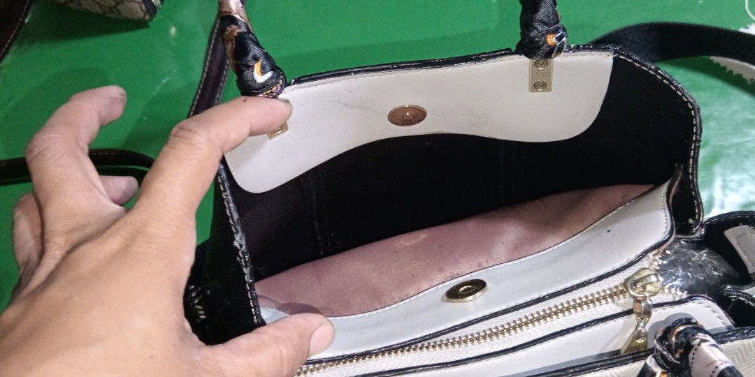 Yearcon 2way sling bag, Women's Fashion, Bags & Wallets, Cross-body ...