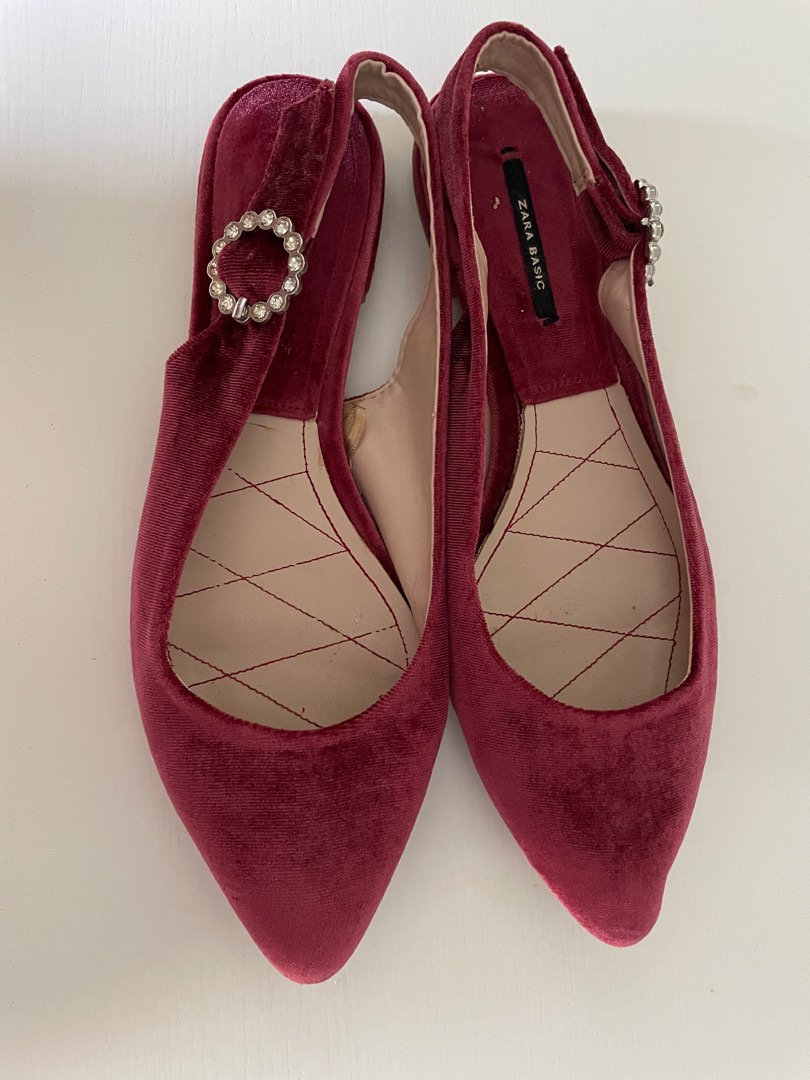 Zara basic, Women's Fashion, Footwear, Flats on Carousell