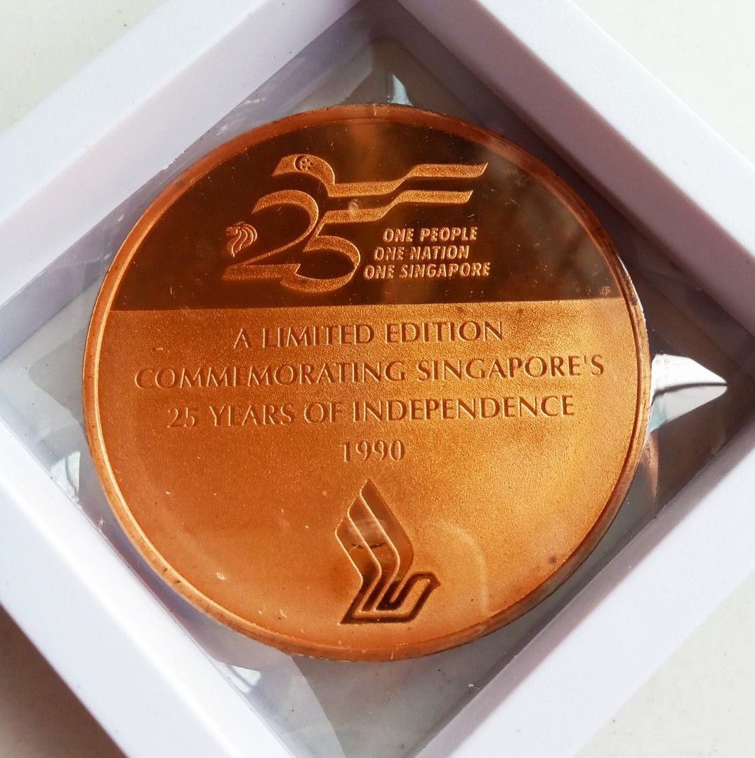 1990 Singapore Airlines SG25 Medallion, Hobbies & Toys, Memorabilia ...