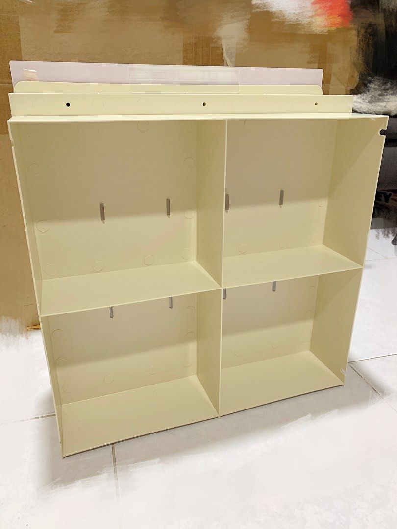 近全新 實物拍 Tomica display case 展示柜 展示架 陳列柜, 興趣及遊戲, 玩具 & 遊戲類 - Carousell