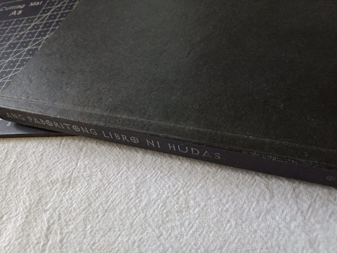 Ang Paboritong Libro ni Hudas BOB ONG, Hobbies & Toys, Books ...