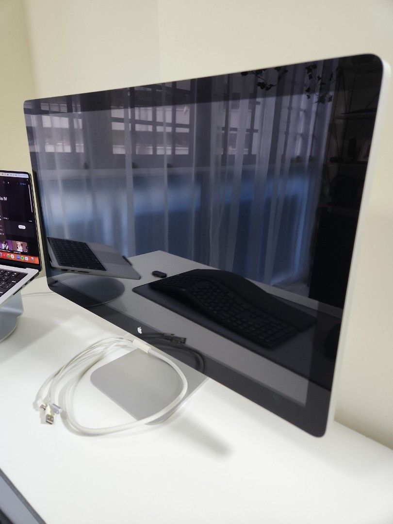 Apple 27-inch LED Cinema Display, Computers & Tech, Desktops on Carousell