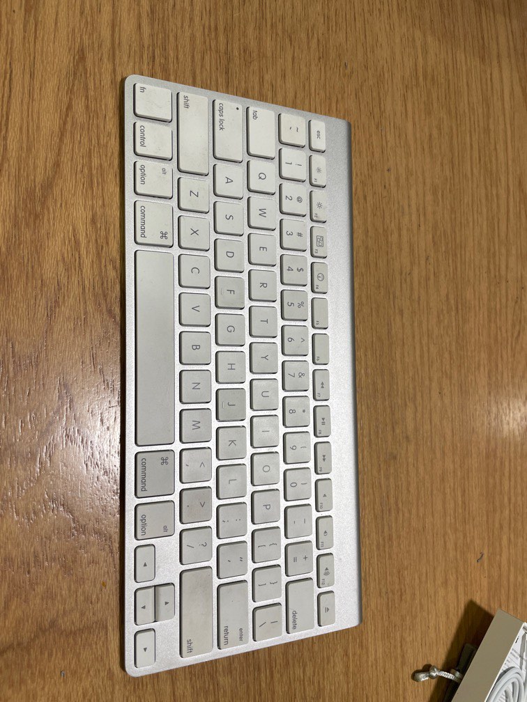 Apple Wireless Keyboard Computers And Tech Parts And Accessories Computer Keyboard On Carousell