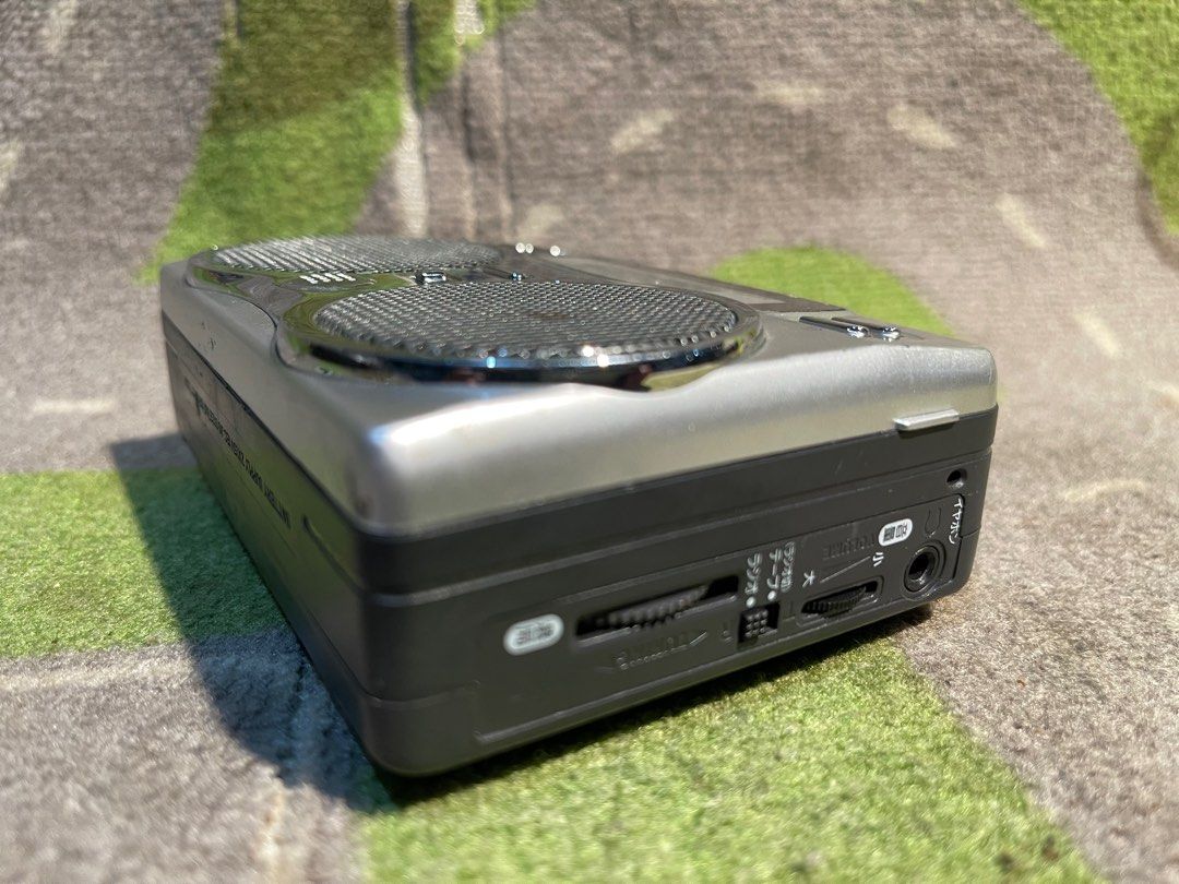 Audio pro 88 Walkman Radio cassette complete fm am Built In Speaker ...