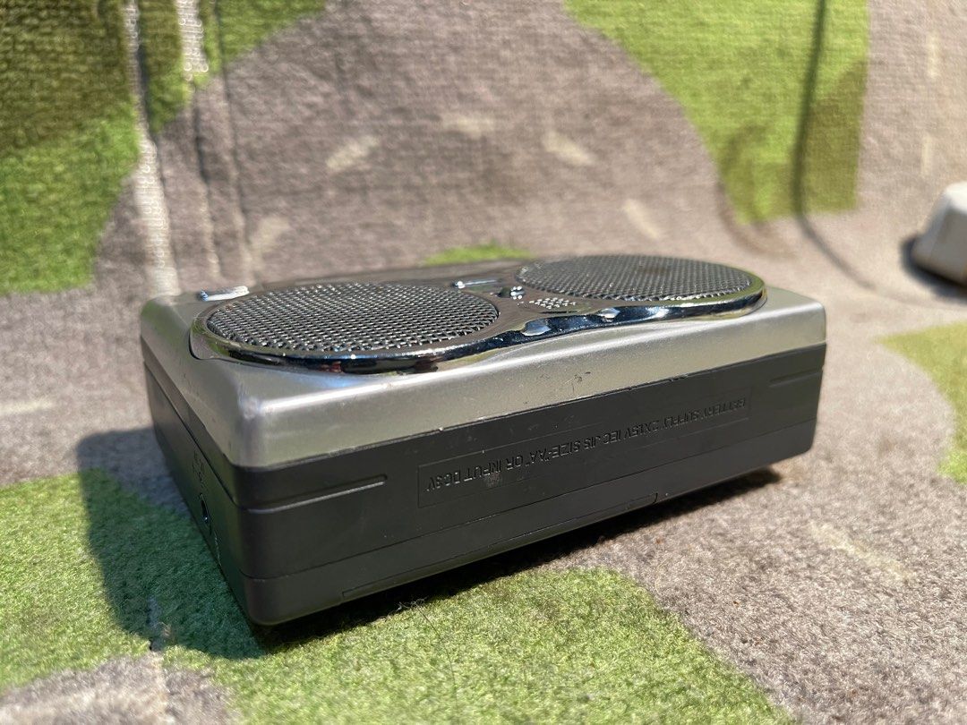 Audio pro 88 Walkman Radio cassette complete fm am Built In Speaker ...